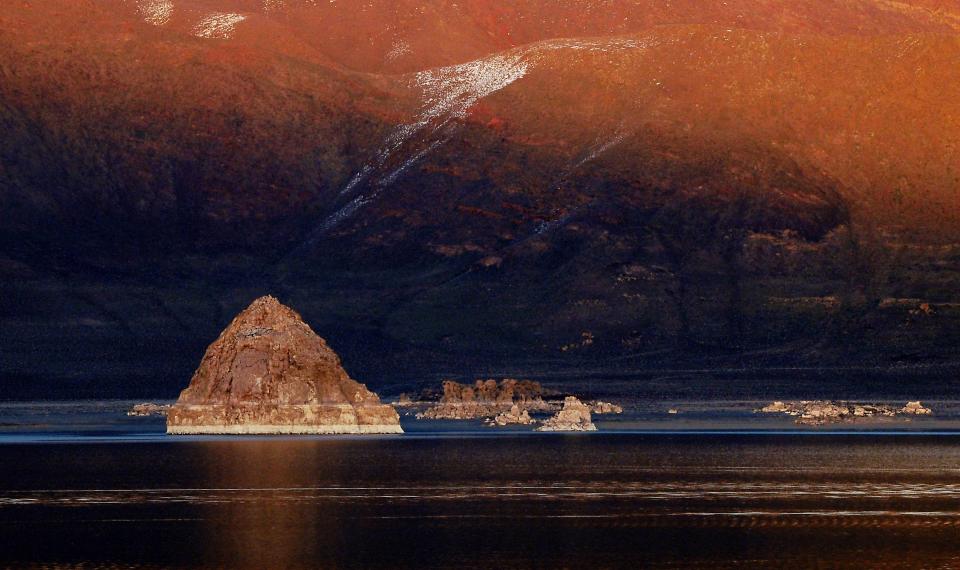 Sunset at Pyramid Lake | Shutterbug